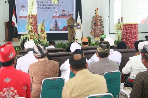 Setda Prov Kalteng - Sekda Nuryakin Hadiri Pelantikan Pengurus Daerah PHDI Kalteng Periode 2022-2027