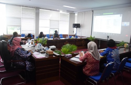 Setda Prov Kalteng - Pj. Sekda Kalteng Ikuti Rapat Evaluasi Penyederhanaan Birokrasi