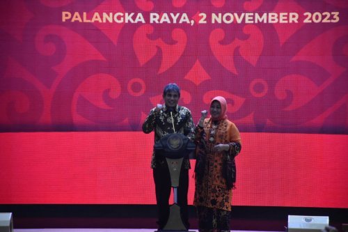 Setda Prov Kalteng - Wagub Edy Pratowo Bersama Ibu Nunu Andriani Hadiri Lepas Sambut Kajati Kalteng