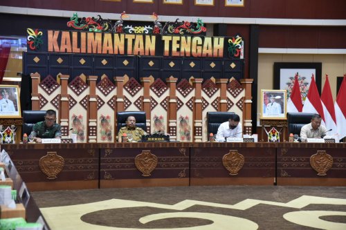 Setda Prov Kalteng - Sekda Kalteng Ikuti Rapat Rutin Bersama Mendagri dalam Upaya Pengendalian ...