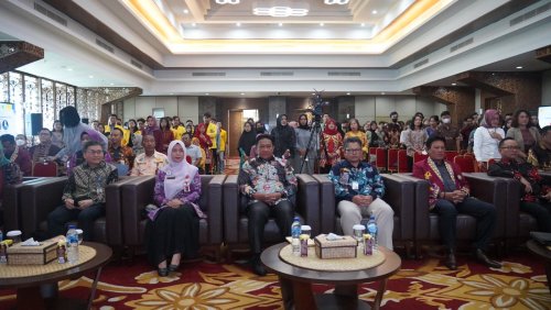 Setda Prov Kalteng - Wagub Edy Pratowo Buka Seminar Nasional ISEI Tahun 2023