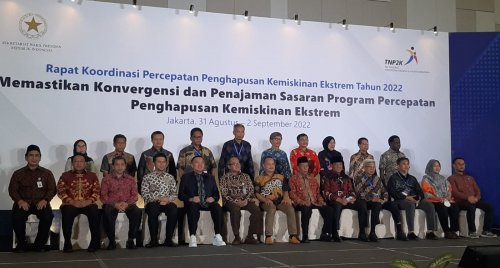 Setda Prov Kalteng - Wagub Edy Pratowo Hadiri Rakor Percepatan Penghapusan Kemiskinan Ekstrem 2022