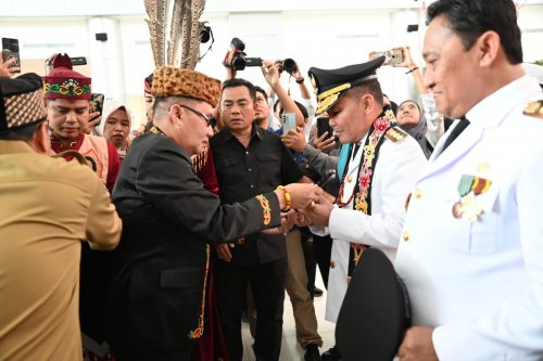 Setda Prov Kalteng - Gubernur dan Wagub Kalteng Masa Jabatan 2025-2030 Tiba di Bandara Tjilik ...