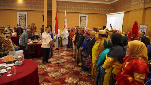 Setda Prov Kalteng - Wagub Edy Pratowo Hadiri Pelantikan BPW Kerukunan Keluarga Sulawesi Selatan ...