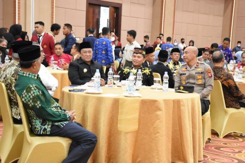 Setda Prov Kalteng - Wagub Hadiri Pelantikan Rektor Baru Universitas Muhammadiyah Palangka Raya