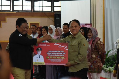 Setda Prov Kalteng - Wagub Edy Pratowo Resmi Buka Jambore UMKM Wilayah Timur