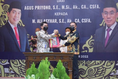 Setda Prov Kalteng - Wagub Edy Pratowo Hadiri Sertijab Kepala Perwakilan BPK Kalteng