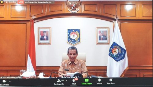 Setda Prov Kalteng - Sekda Wakili Gubernur Kalteng Hadiri Rapat Kebijakan Penanganan COVID-19 ...