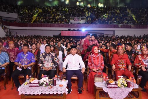 Setda Prov Kalteng - Hadiri Perayaan Natal Pemprov, Gubernur Serukan Semangat Kebersamaan untuk ...