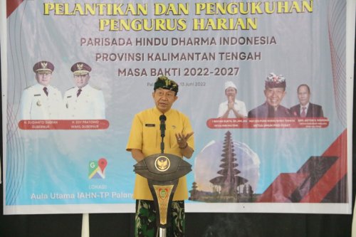 Setda Prov Kalteng - Sekda Nuryakin Hadiri Pelantikan Pengurus Daerah PHDI Kalteng Periode 2022-2027