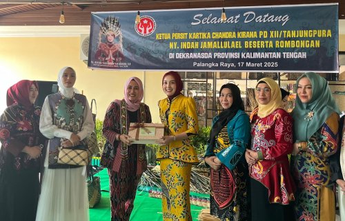 Setda Prov Kalteng - Ketua Dekranasda Kalteng Terima Kunjungan Ketua Persit Chandra Kirana XII ...