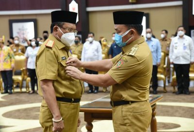 Setda Prov Kalteng - Gubernur Sugianto Sabran Lantik Nuryakin Sebagai Sekretaris Daerah Kalteng ...