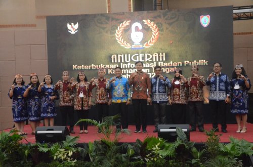 Setda Prov Kalteng - Wagub Hadiri Malam Penganugerahan Informasi Publik Kalteng Tahun 2022